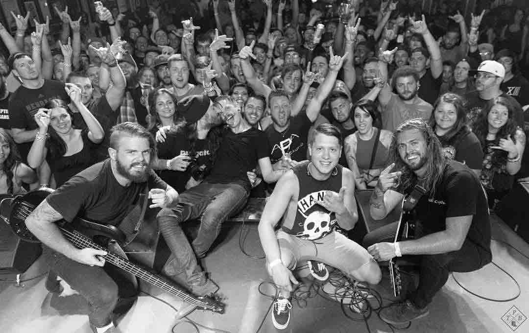 EARTH GROANS - Reggies Chicago